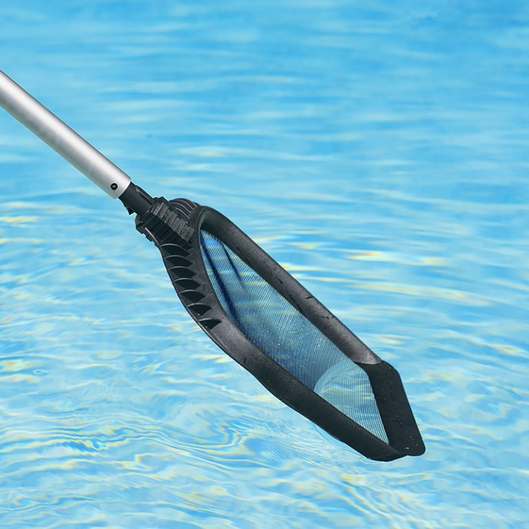 Molded Leaf Skimmer | Poolmaster