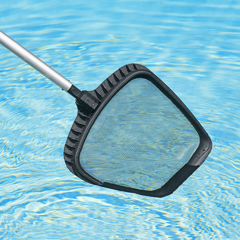 Molded Leaf Skimmer | Poolmaster