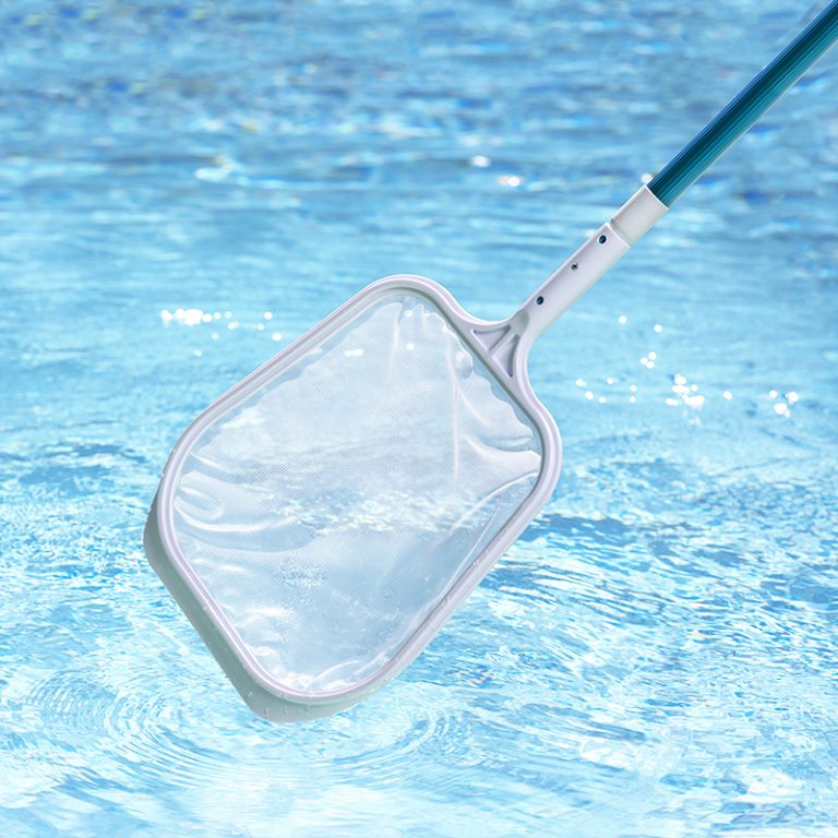 Leaf Skimmer with 8' Telescopic Pole | Poolmaster